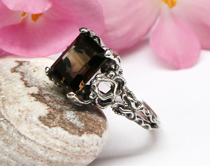 Fantasy ring. 3D jewelry design. 3d sculpted